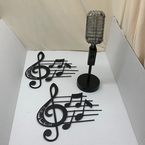 Wall Decor | 2 Treble Clef With Notes Standing Microphone Decoration ...